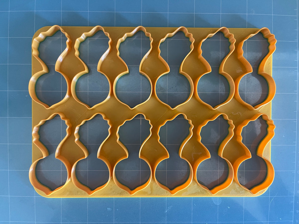 3”x1” Radish Outline x 12 Multicutter – Arbi Design - CookieCutz