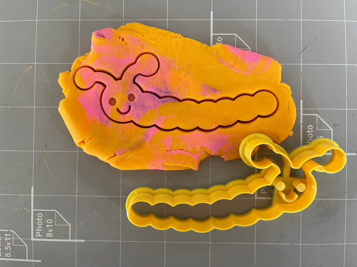 Happy Face Baby Worm Cookie Cutter – Arbi Design - CookieCutz